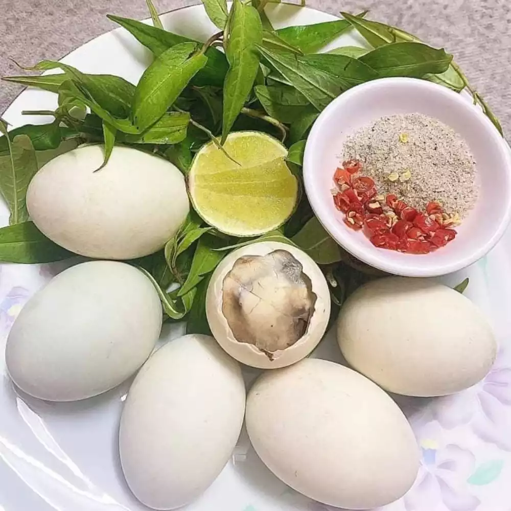 Balut (fertilized duck egg with embryo) | Nami Food