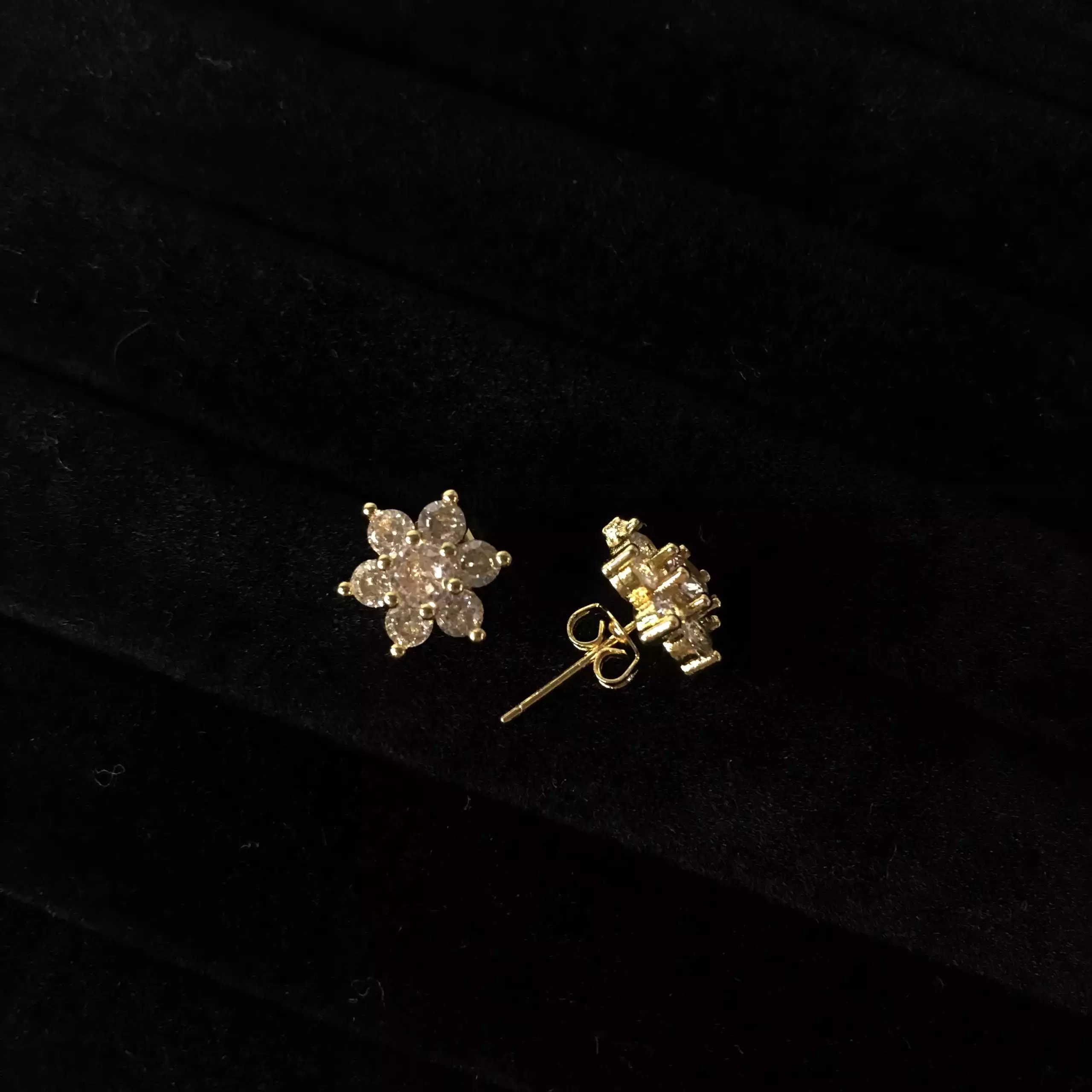 [May Jewels] Bông tai hoa 6 cánh - Khuyên tai Hoa Đêm Lấp Lánh - Hoa ...