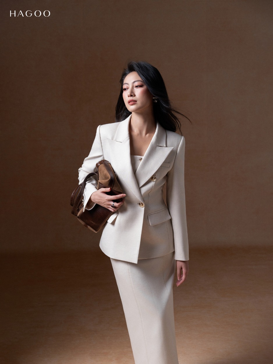 Áo blazer nữ trẻ trung, hiện đại - HAGOO