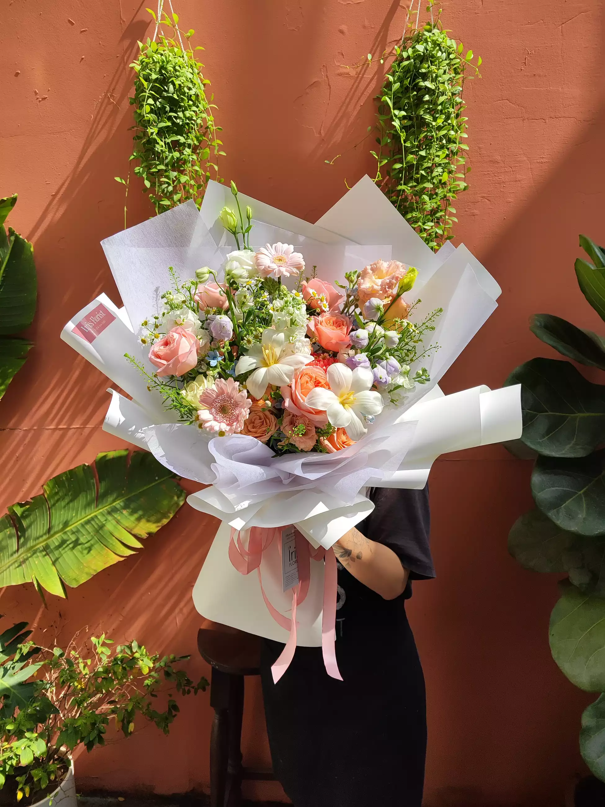 Bó mix nhiều loại hoa style garden - Size L | Iris Florist - Tiệm hoa tươi