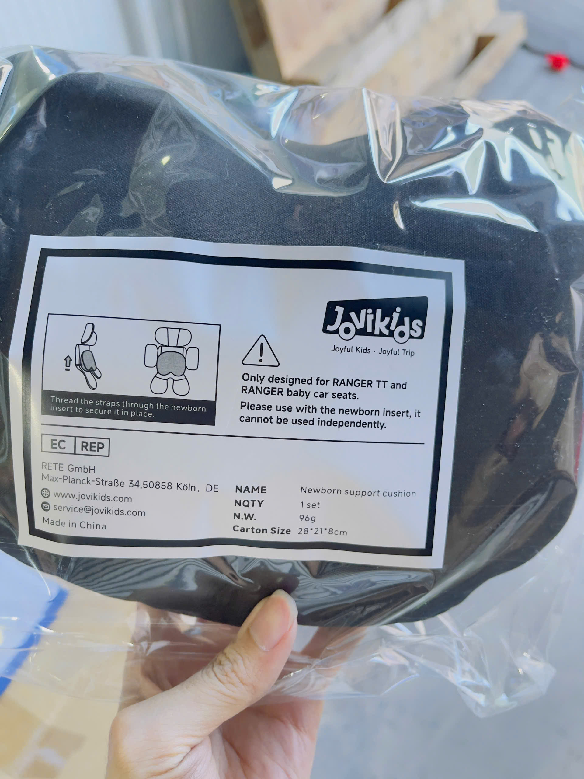 Đệm lót ghế an toàn trên ô tô cho trẻ em Jovikids kích thước: 234 × 226 ...